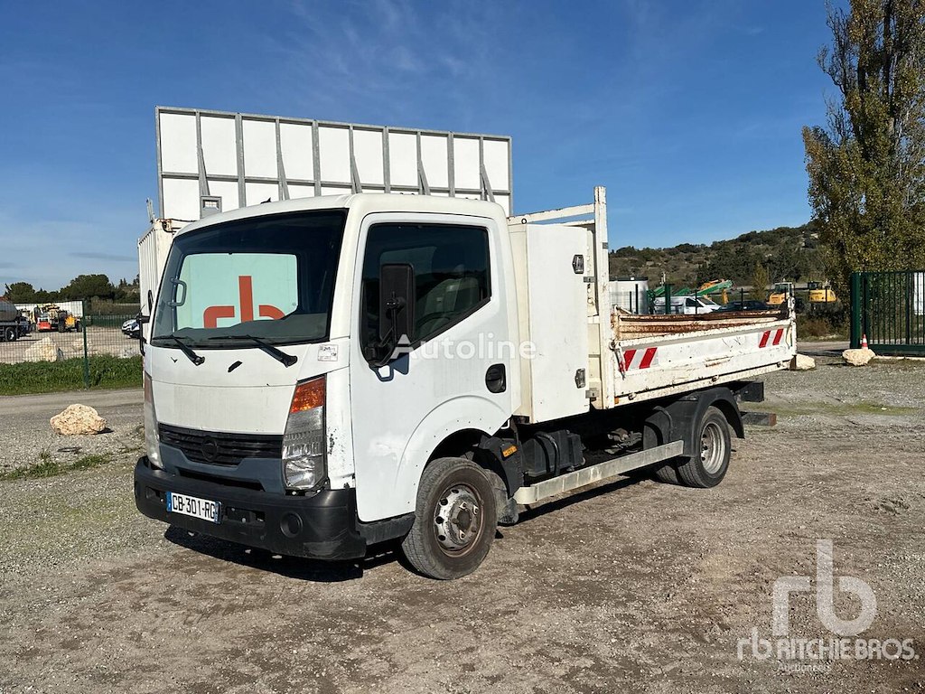 Prodaje se Nissan CABSTAR 35.11 Camion Benne kiper na aukciji