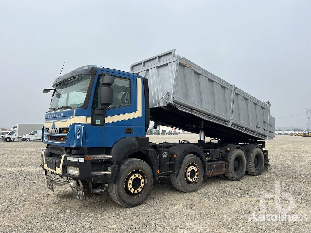 Prodaje se IVECO TRAKKER 450 8x4 kiper na aukciji