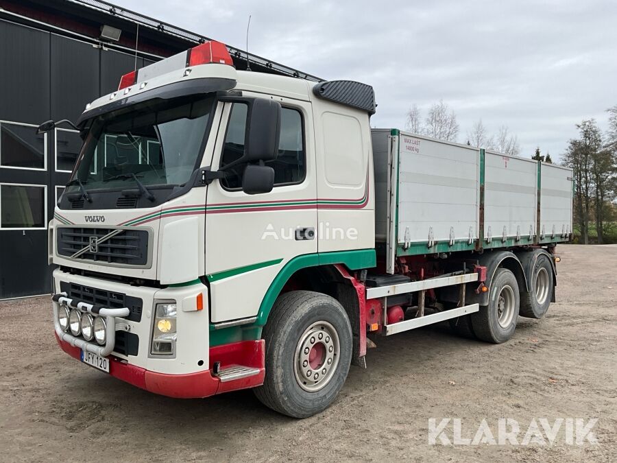 Prodaje se Volvo FM 400 kamion s ravnom platformom na aukciji