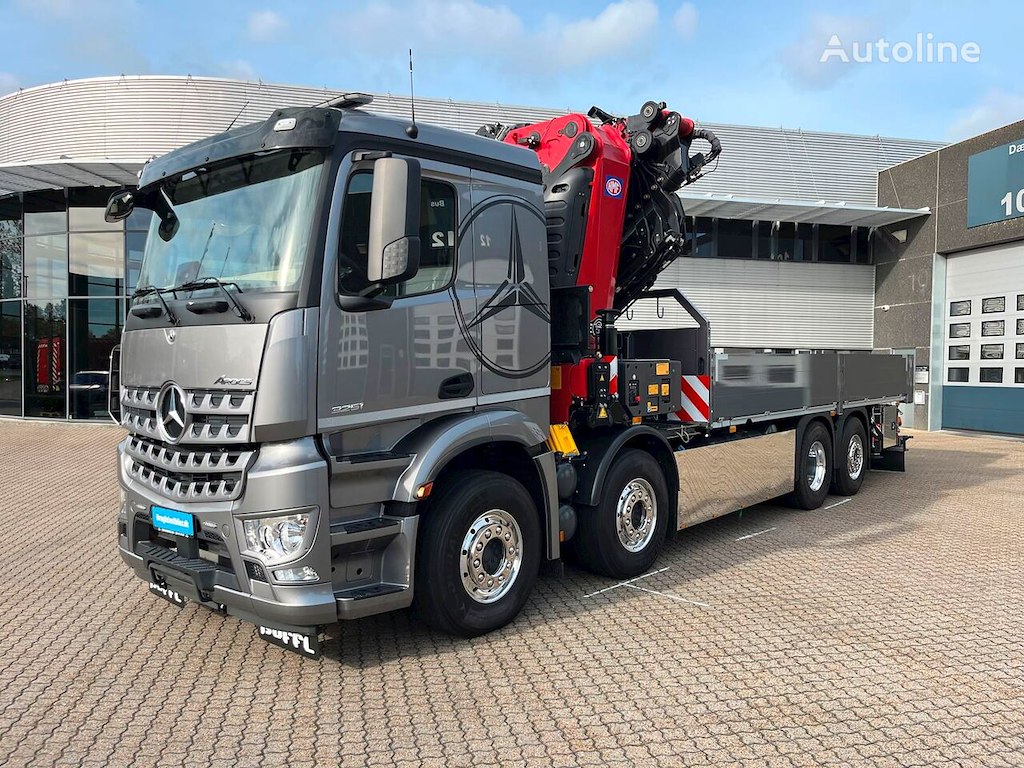 Mercedes-Benz Arocs 3251 kamion s ravnom platformom