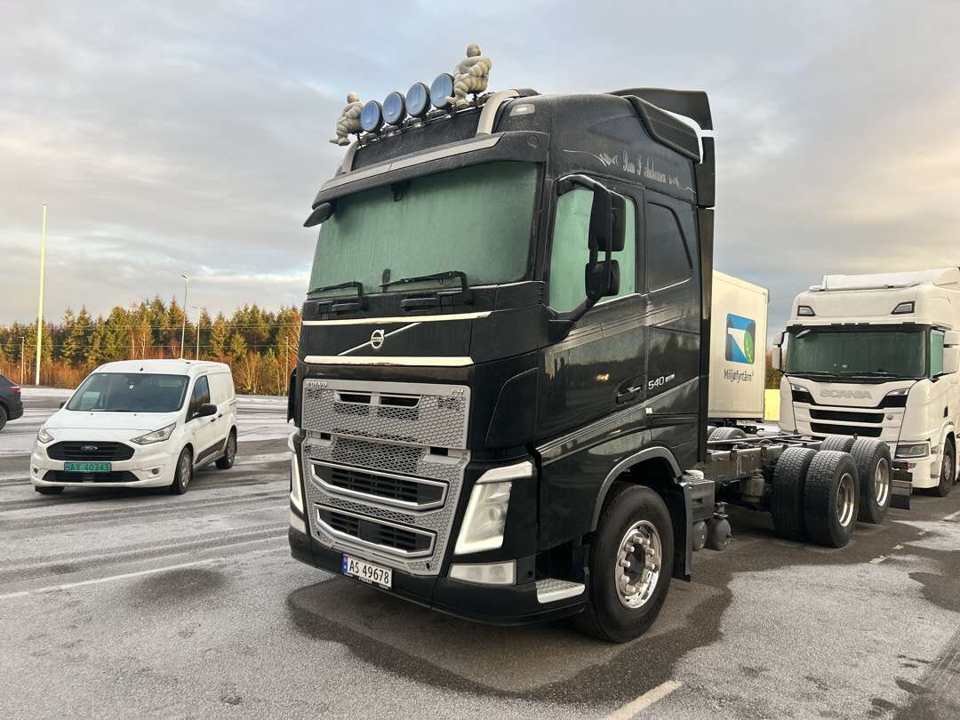 Prodaje se Volvo I-Shift Dual Clutch kamion šasija na aukciji