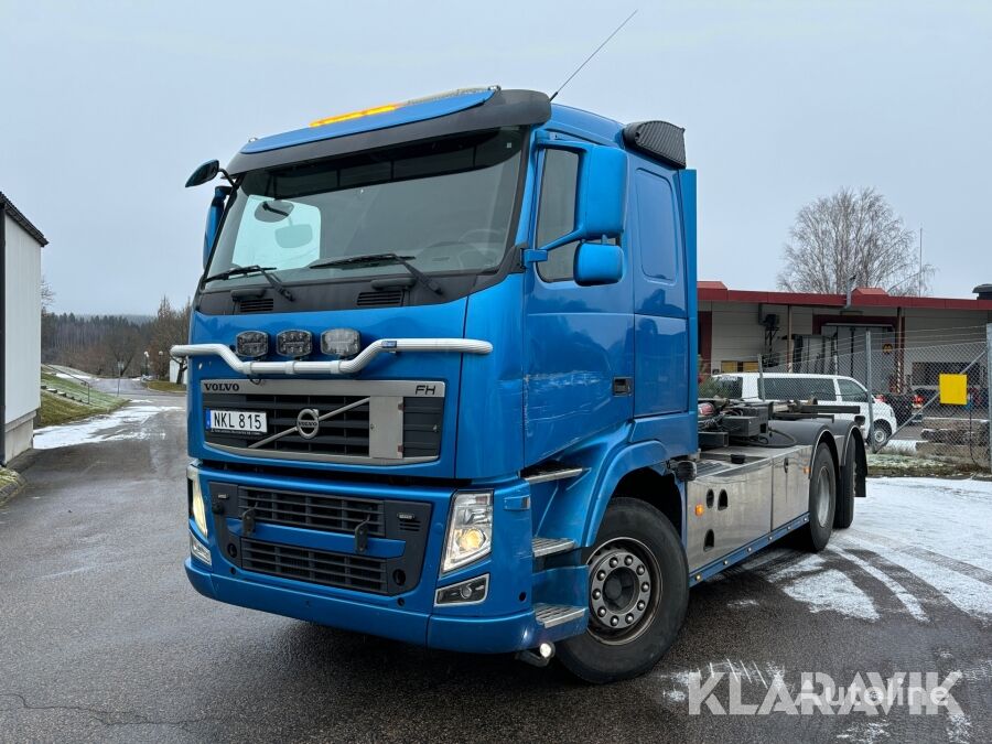 Prodaje se Volvo FH 6x2 rol kiper sa kukom na aukciji