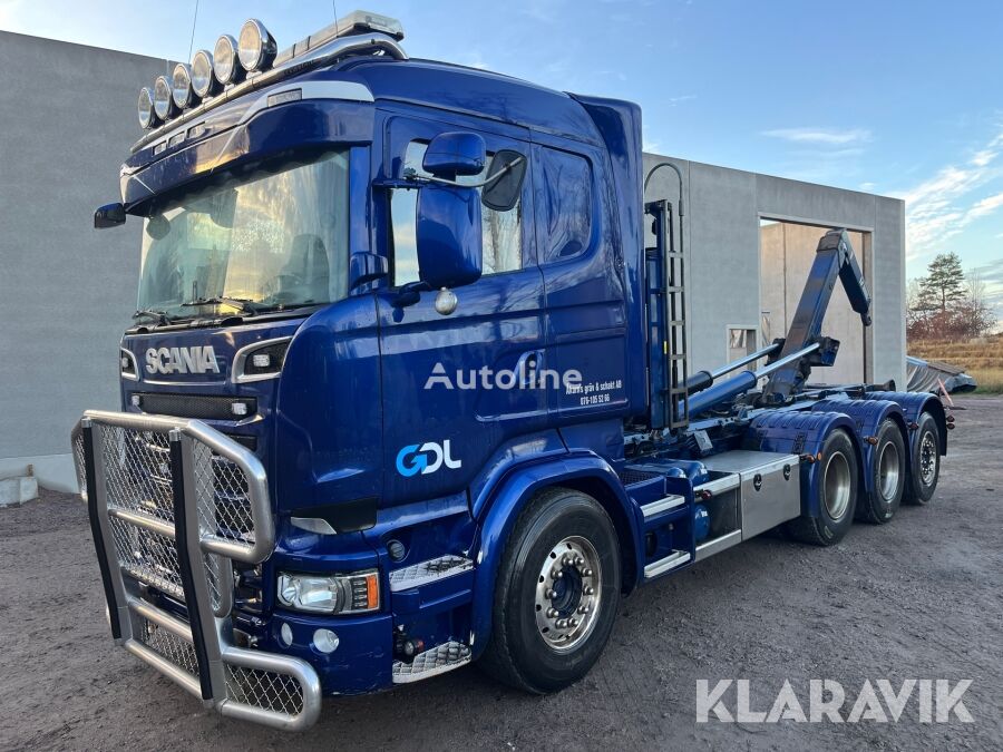 Prodaje se Scania R580 rol kiper sa kukom na aukciji