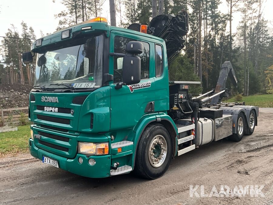 Prodaje se Scania P380 rol kiper sa kukom na aukciji