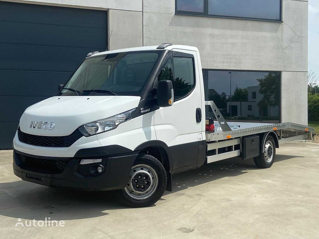 Prodaje se IVECO Daily šlep auto na aukciji