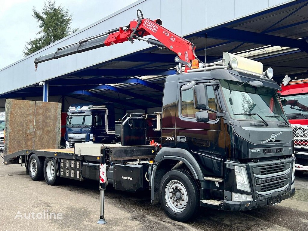 Volvo 370 6×2 FASSI 155 PORTAMAQUINARIA šlep auto