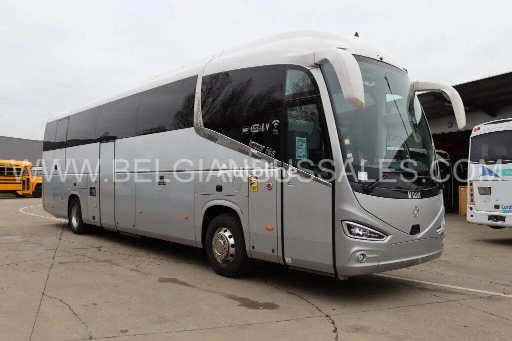 Irizar I6 S 13.37/ Lift / Full Option turistički autobus