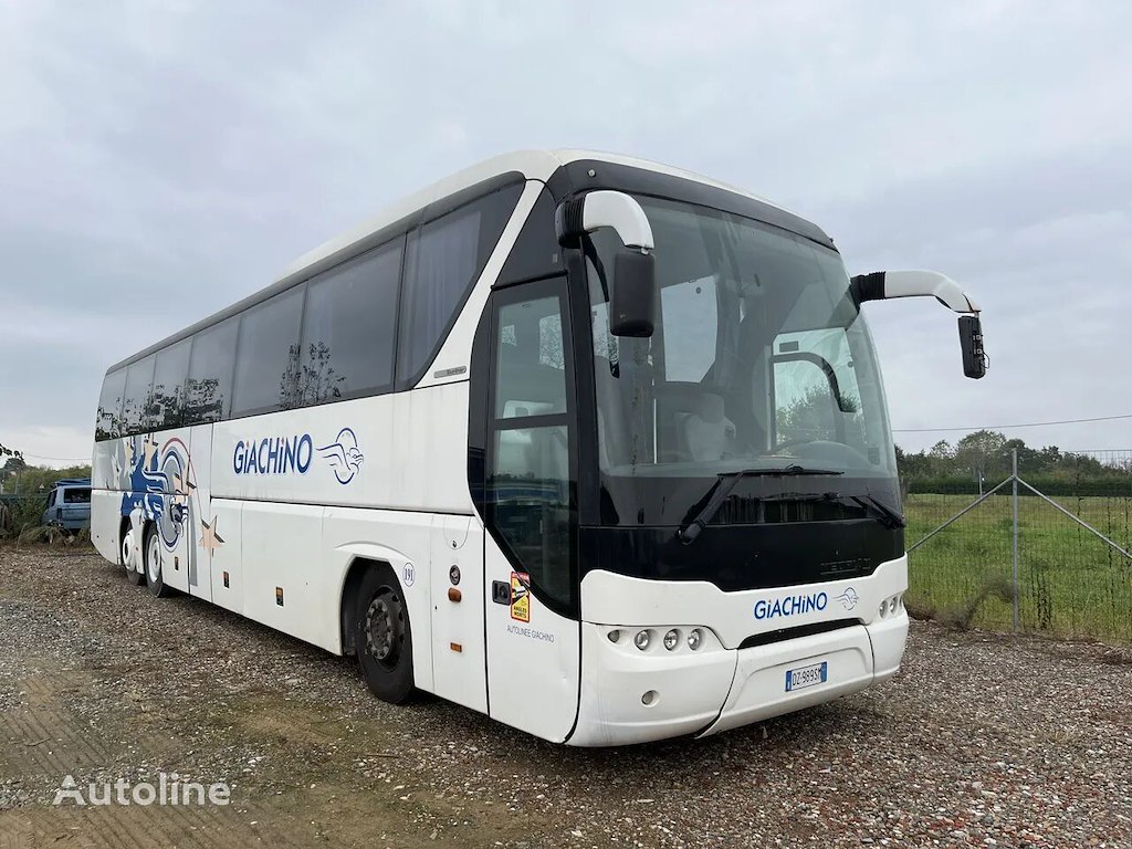 Prodaje se Neoplan P22 prigradski autobus na aukciji