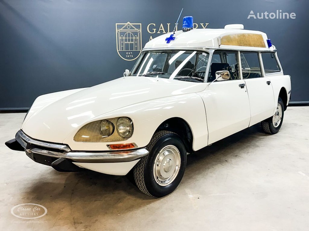 Prodaje se Citroen DS 20 F vozilo hitne pomoći na aukciji