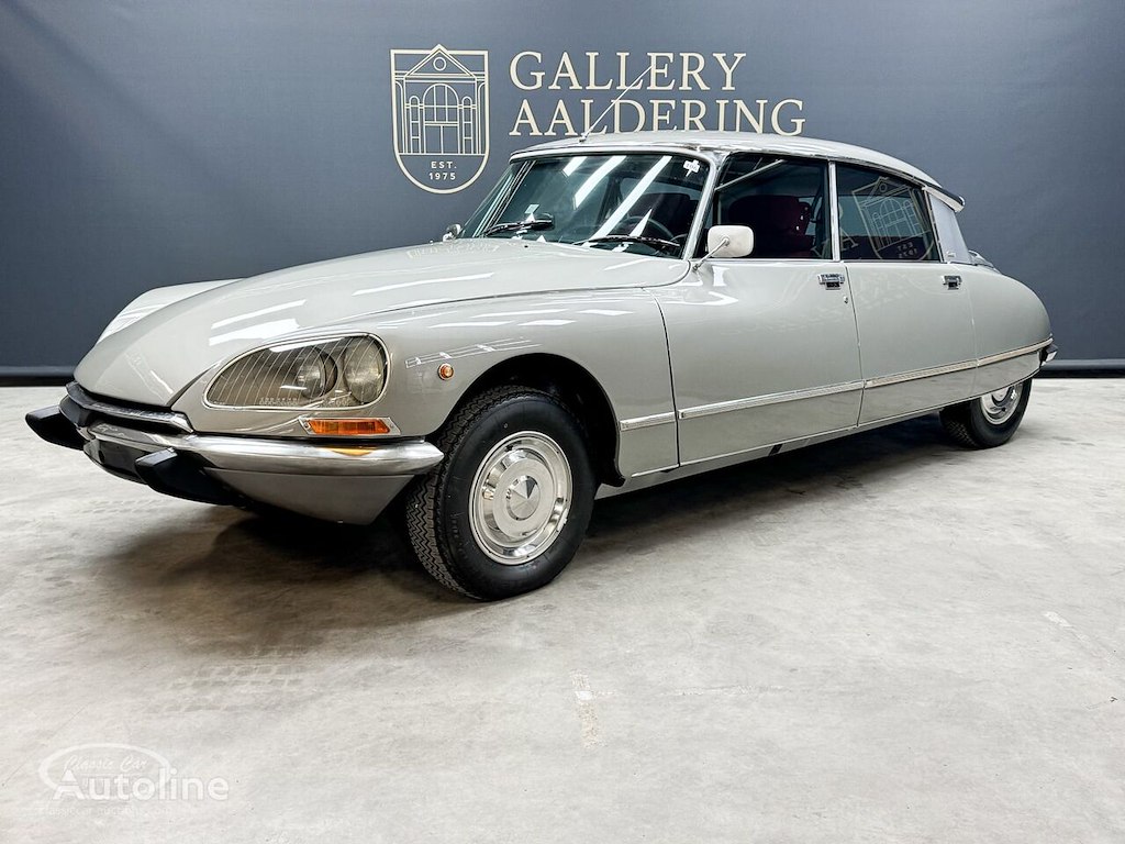 Prodaje se Citroen DS 19 sedan na aukciji