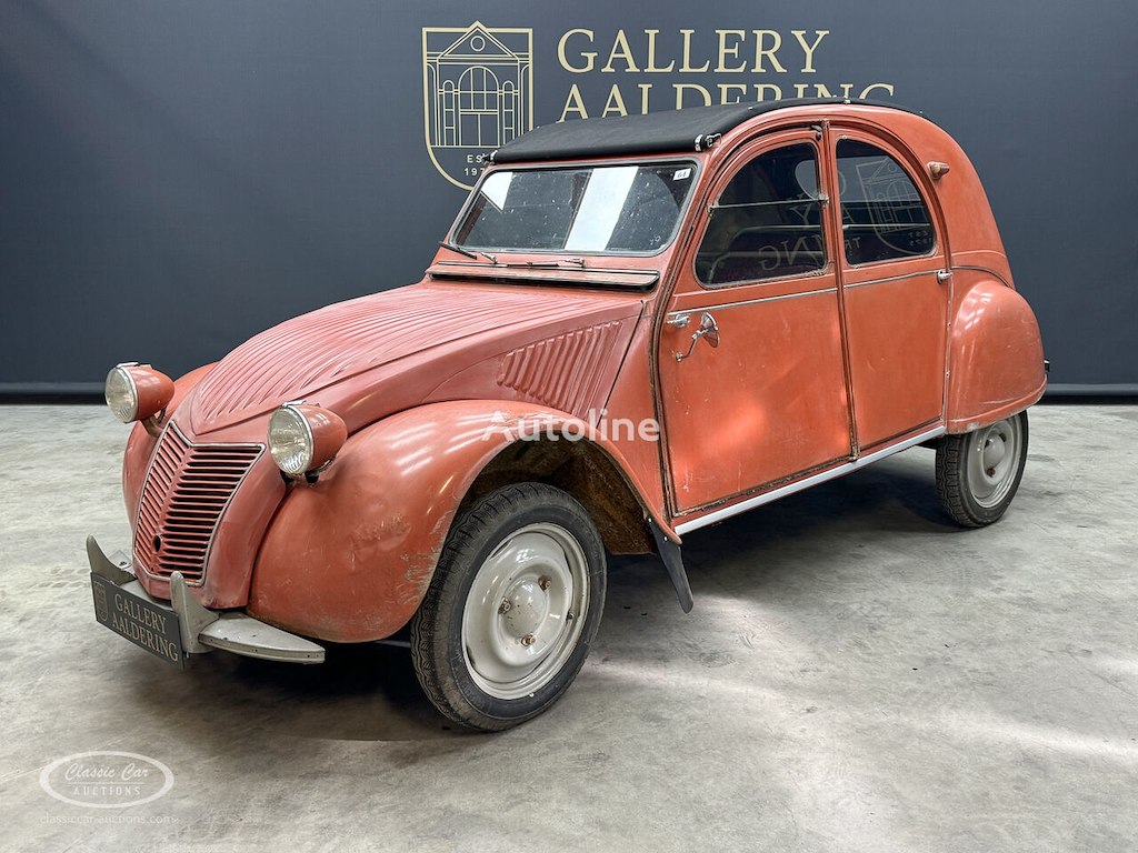 Prodaje se Citroen 2CV hečbek na aukciji