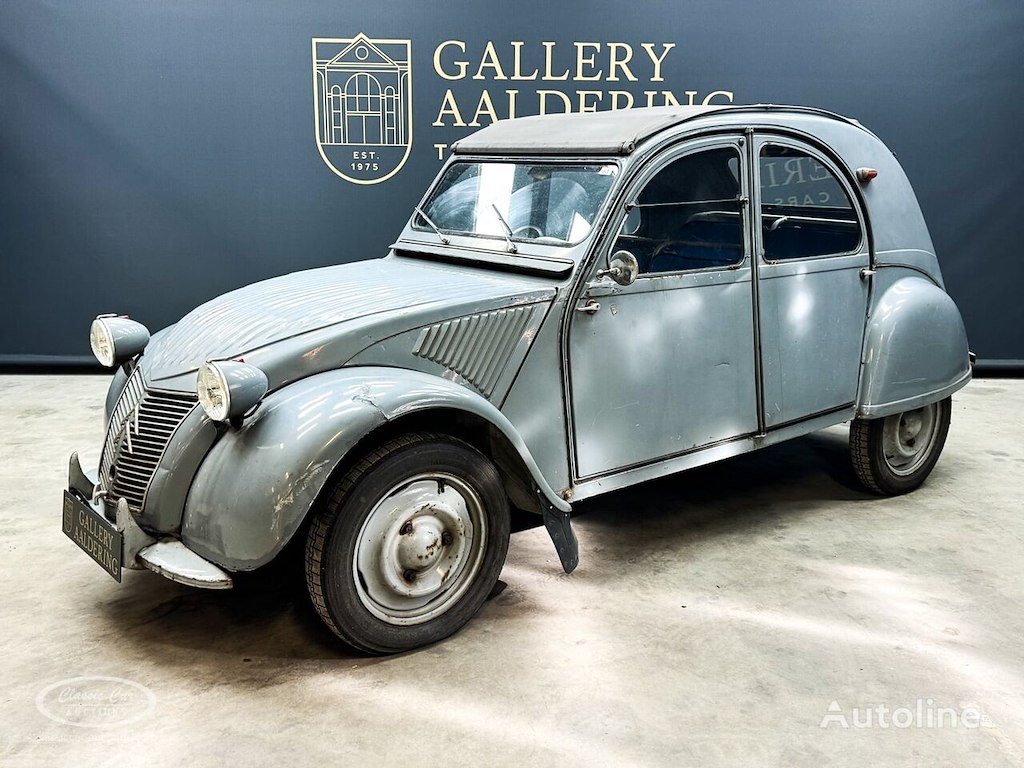 Prodaje se Citroen 2CV hečbek na aukciji