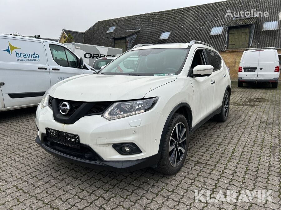 Prodaje se Nissan X trail krosover na aukciji