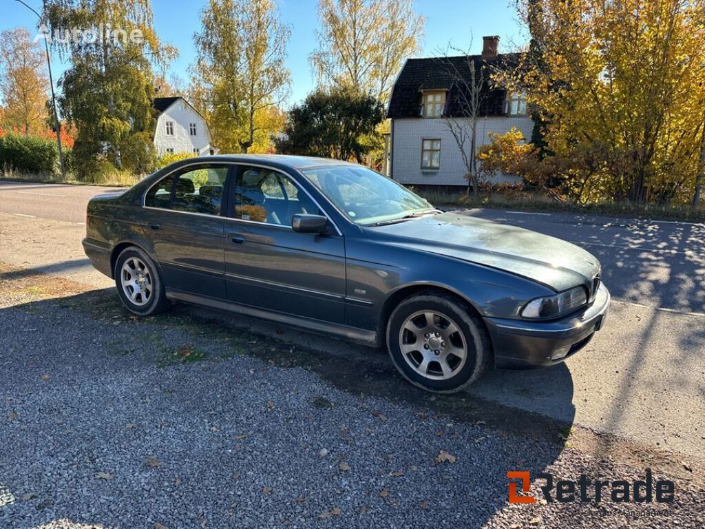 Prodaje se BMW 523I A sedan na aukciji