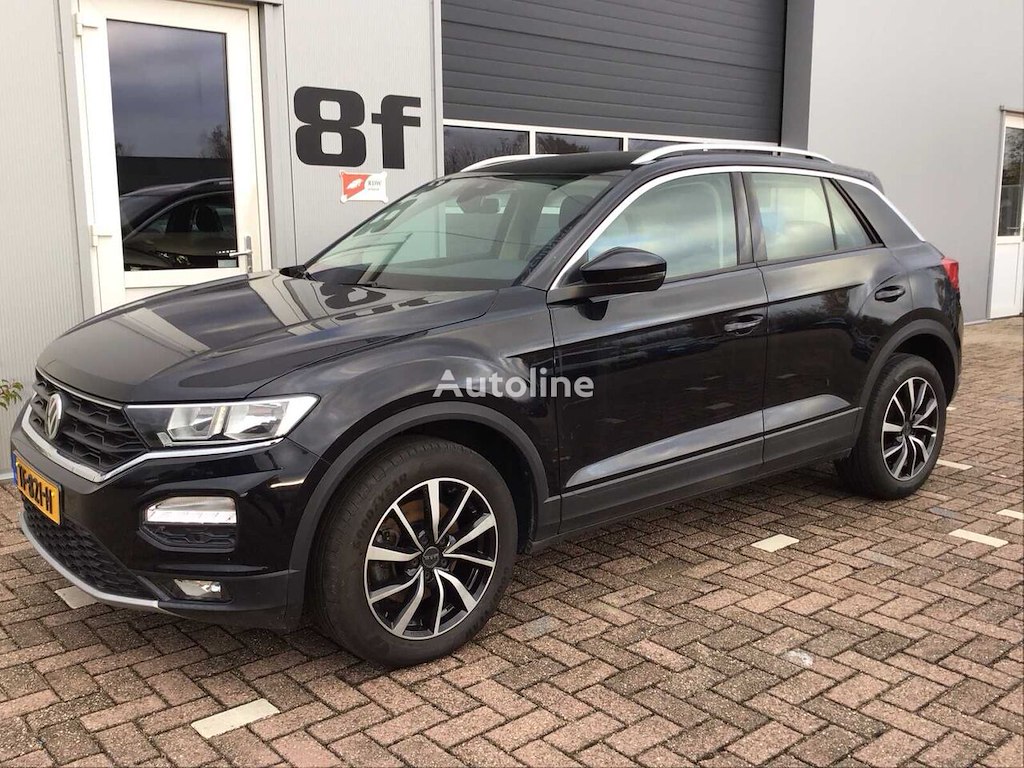 Prodaje se Volkswagen T-Roc krosover na aukciji