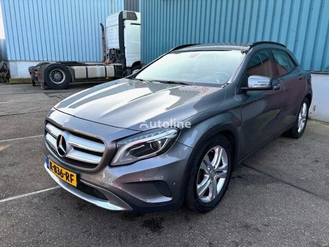 Mercedes-Benz GLA-Klasse 180 AUTOMATIC (EURO 6) / AMG-PACKAGE / BUSINESS PACKA hečbek