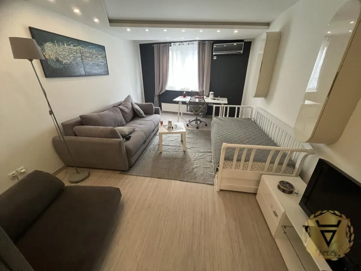 Izdavanje, jednosoban stan, 42m2, Stari Grad, Beograd