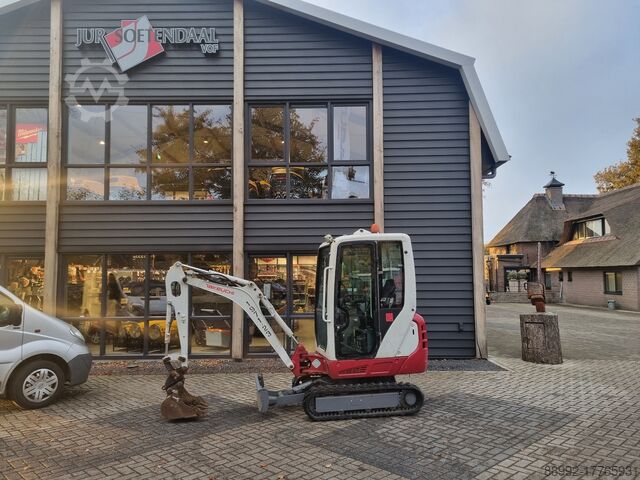 Mini bageri
Takeuchi TB216