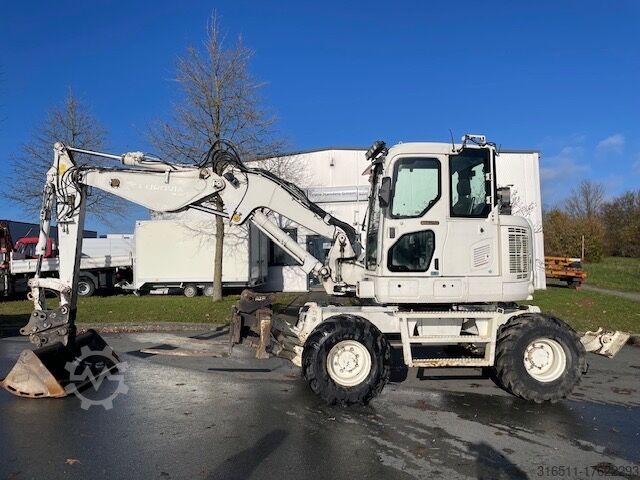 Mobilni bager
Komatsu PW 118 MR-8 inkl.4x Löffel & 1x Gabel