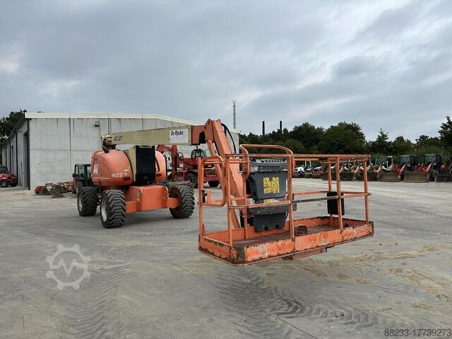 Artikulisan bum lift
JLG 800AJ