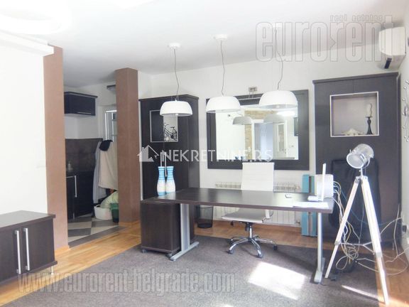 #40221, Izdavanje, Kuća, ZEMUN, 2500 EUR