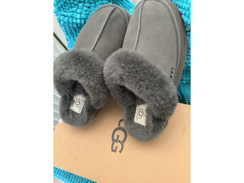 UGG zimske papuče, kupljene u F&F, br 39, MIŠ SIVA boja