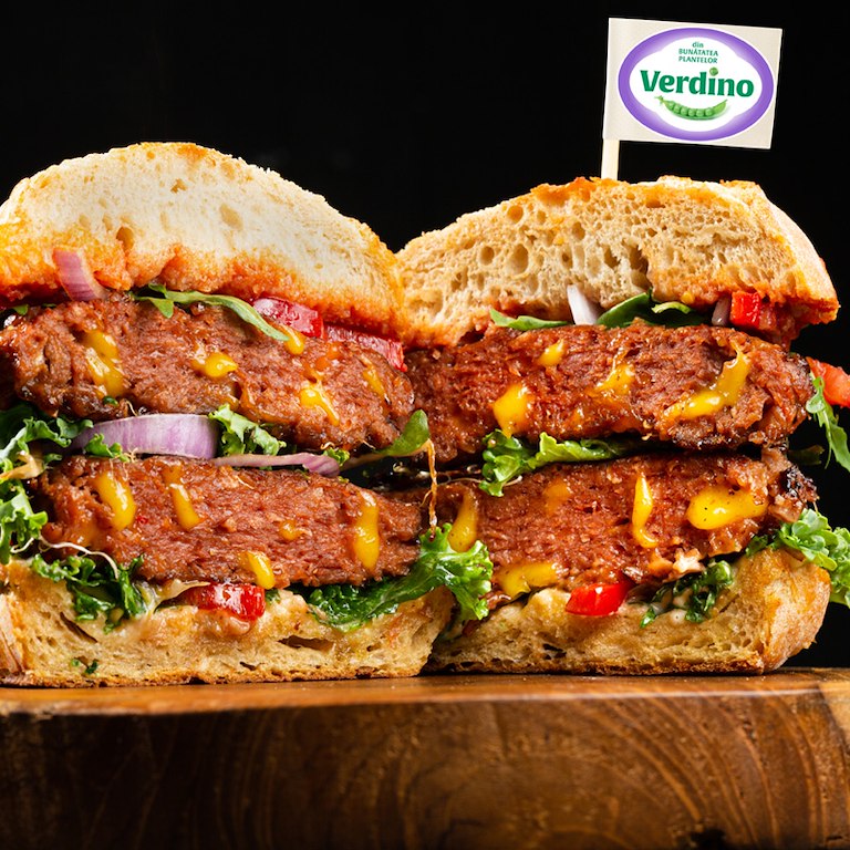 VEGAN CHEESEBURGER 220g na bazi proteina graška ( 2 kom po 110g pakovanje )