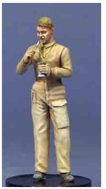 Resicast 355653 British WWII LRDG Figur No.6 - Private Wool Eating from Can