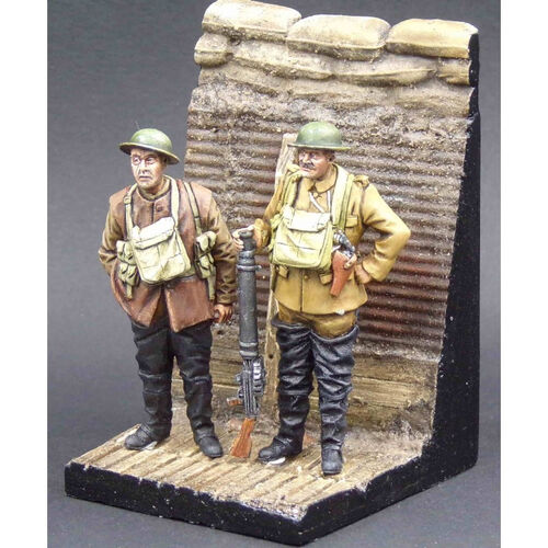 Resicast 357007 British WWI Lewis Gunner, Rifleman & Trench Section