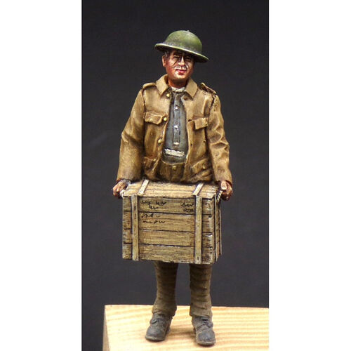 Resicast 357016 British WWI Soldier with Box