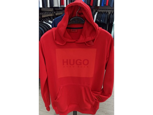 Hugo Boss duks crvene boje D8 / SNIZENJE