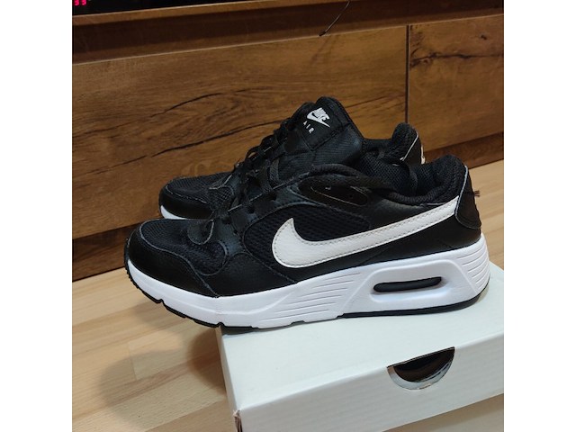 NIKE AIR MAX br. 37.5