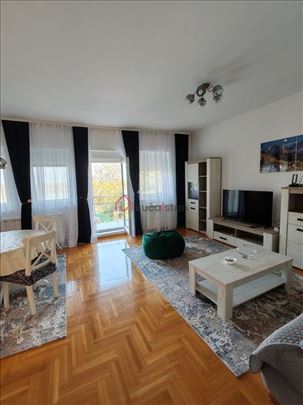 New. Lux. Beautiful Danube Riverview & Parking