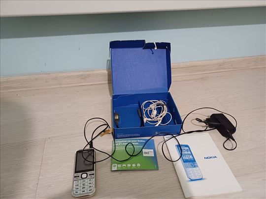 Nokia C5 - punjac, usb, slusalice