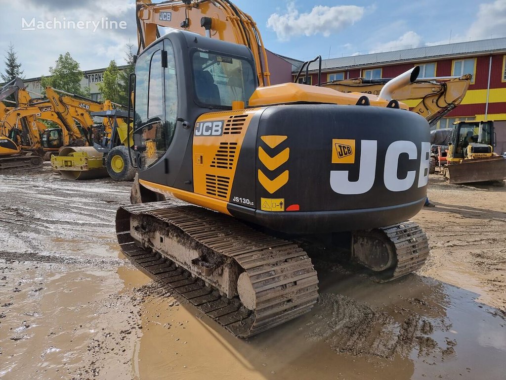 JCB JS130 LC bager guseničar