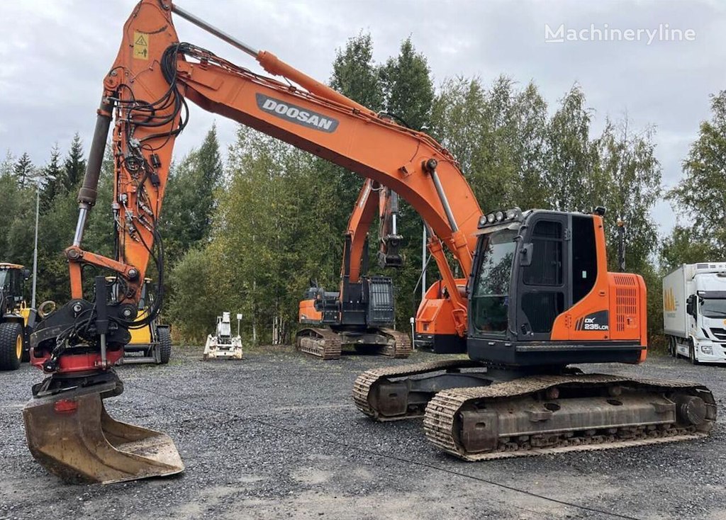 Doosan DX 235LCR bager guseničar