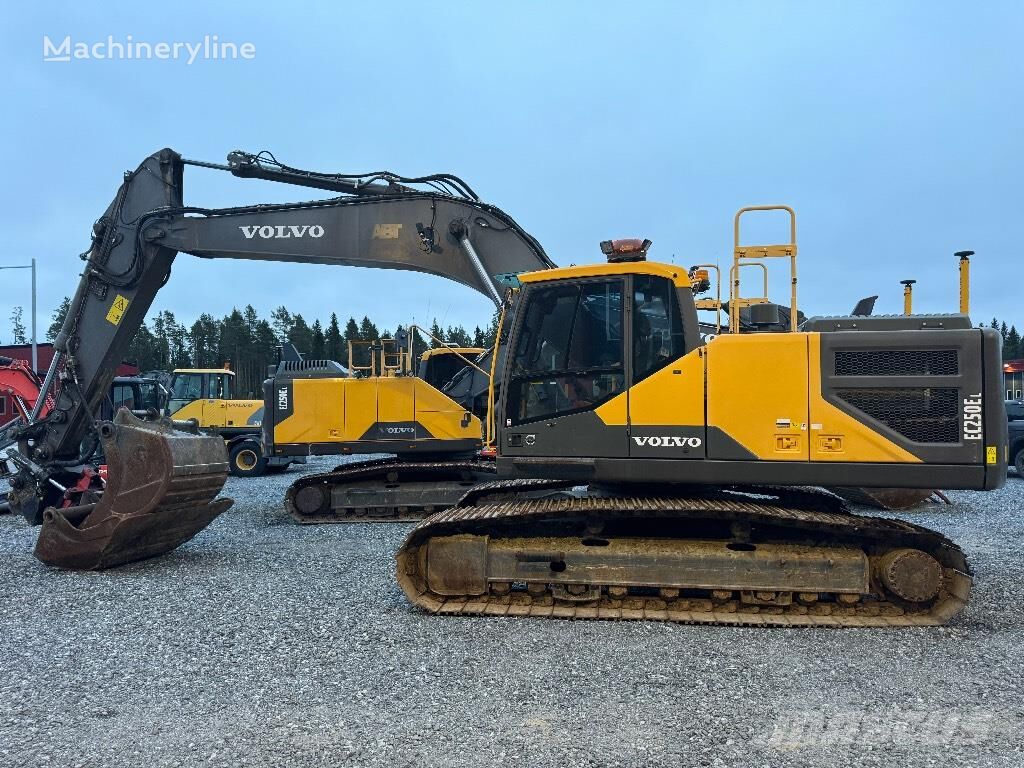 Volvo EC 250 EL bager guseničar