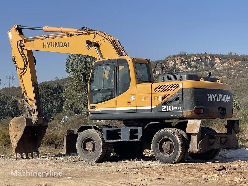 Hyundai 210W-9 bager točkaš