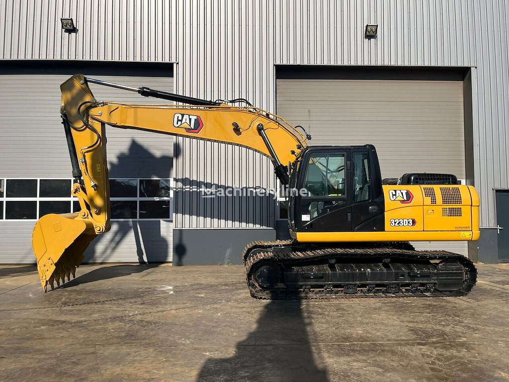 Novi Caterpillar 323D3 bager guseničar