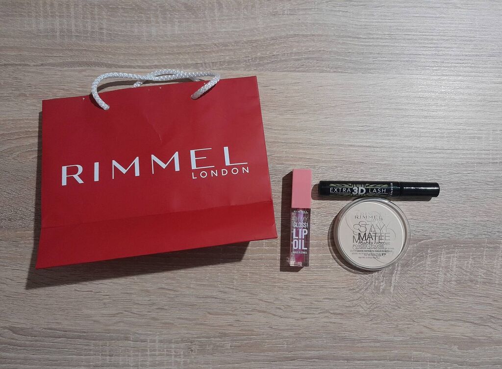 Nov Rimmel lip roze karmin crna maskara i stay matt puder Nova