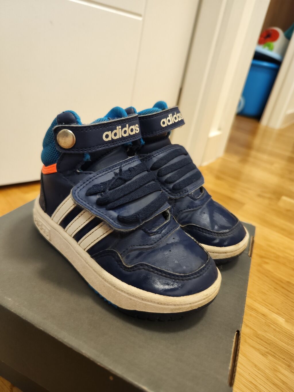 Adidas, Veličina - 24