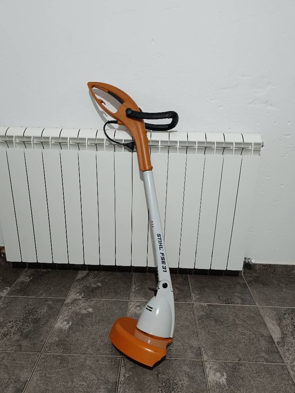 STIHL FSE 31 elektricni trimer u odlicnom stanju, radi bez greske