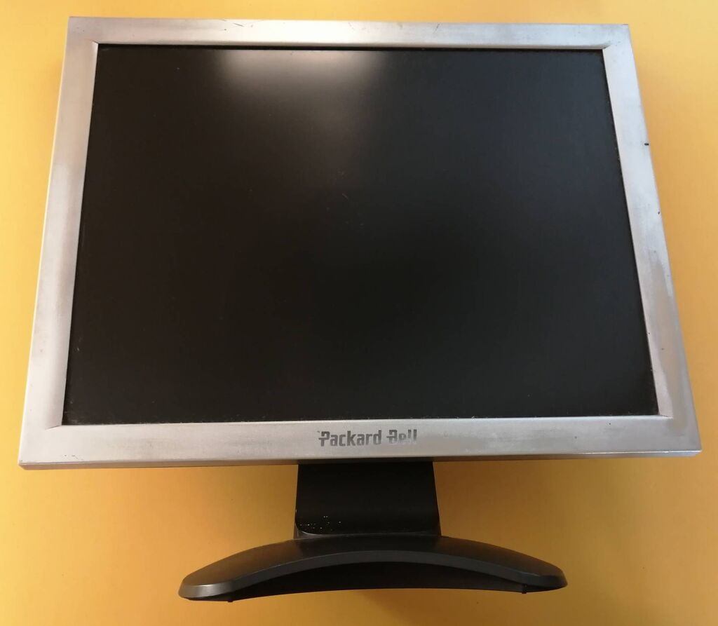 Packard Bell L15CX 15 Inch LCD Monitor 1500 din. Monitor je