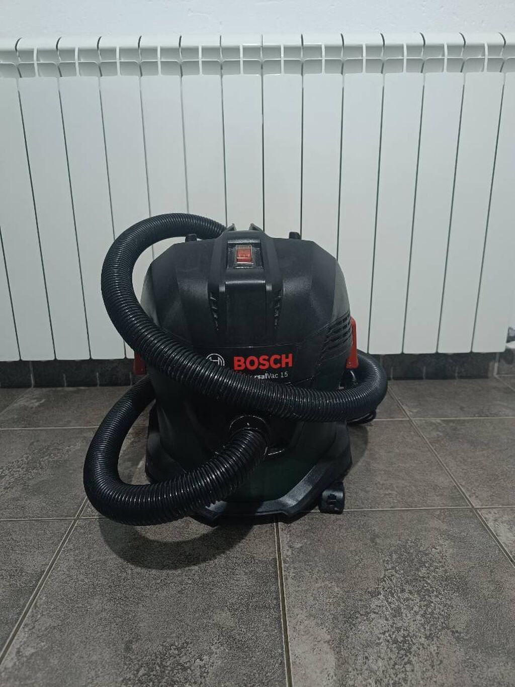 BOSCH UniversalVac 15 usisivac za suvo i mokro usisavanje u odlicnom