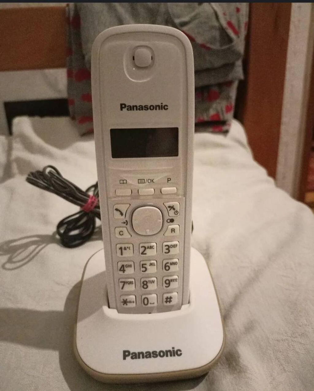 Prodajem ispravan Panasonic fiksni telefon nov ocuvan,koriscen samo 2