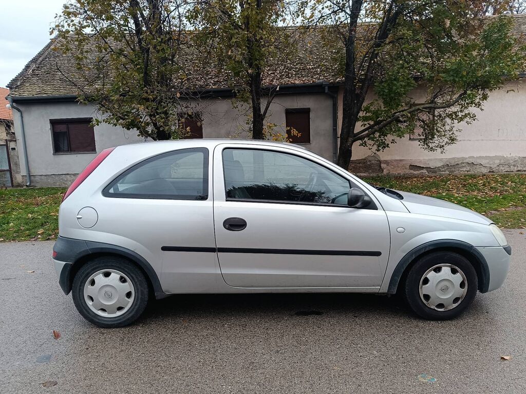 Opel Corsa: 0.9 l | 2001 г. 150000 km. Hečbek