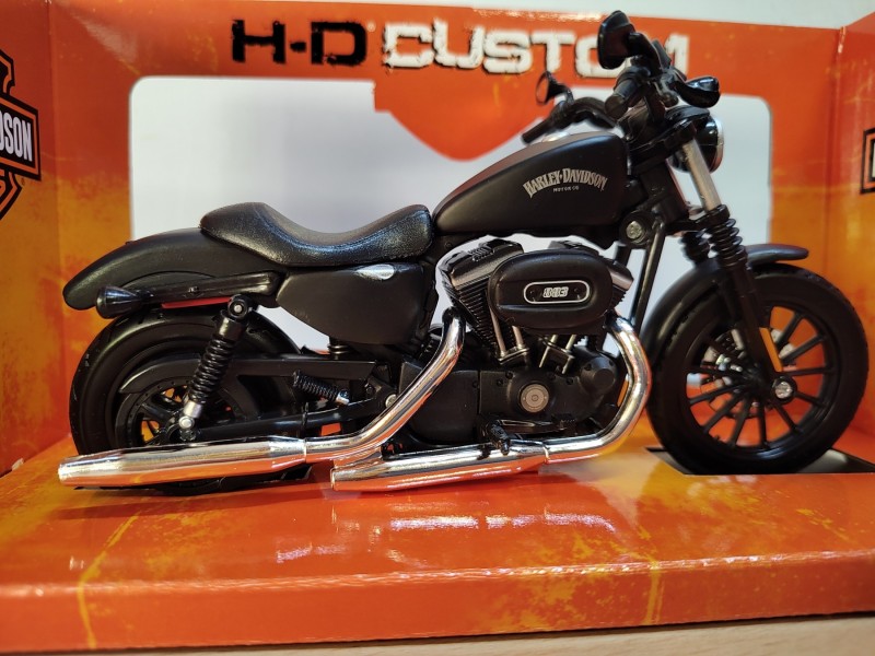 2014 Harley Davidson Sportster Iron 883