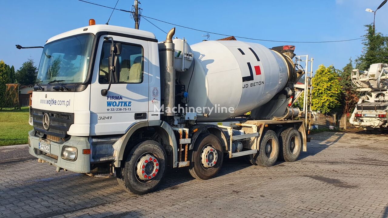 Stetter na šasiji Mercedes-Benz Actros 3241 kamion s mešalicom za beton