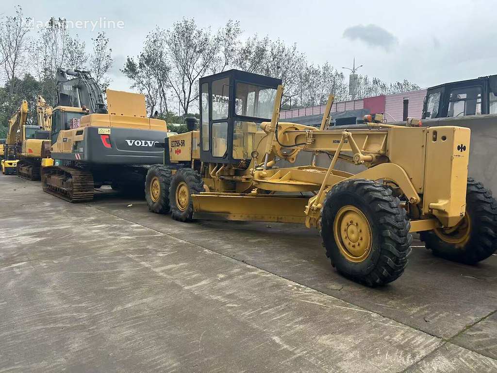 Komatsu GD755 grejder