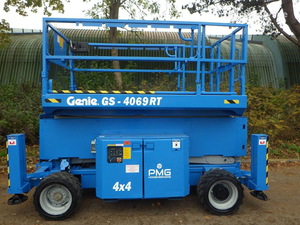 Prodaje se Genie GS-4069RT makazastu platformu na aukciji